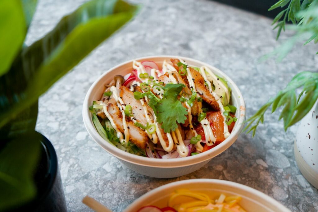 CHICKEN POKE BOWL - Power Fit Meals